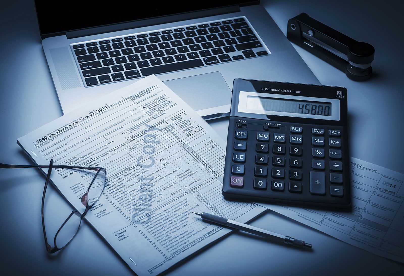 Federal & State Tip Law (2022) | Tip Out Laws, Tip Sharing & Tip Pooling